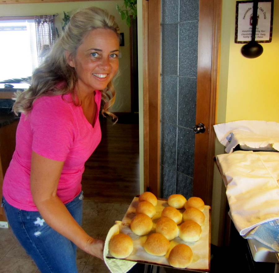 Mennonite Girls Can Cook: Saturday in Betty's Kitchen