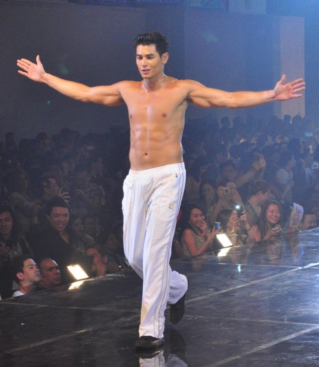 Man Central: Fabio Ide: Shirtless