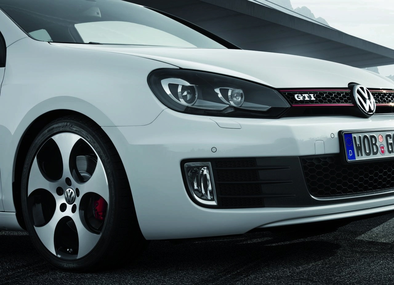 voitures et automobiles: La Volkswagen Golf 6