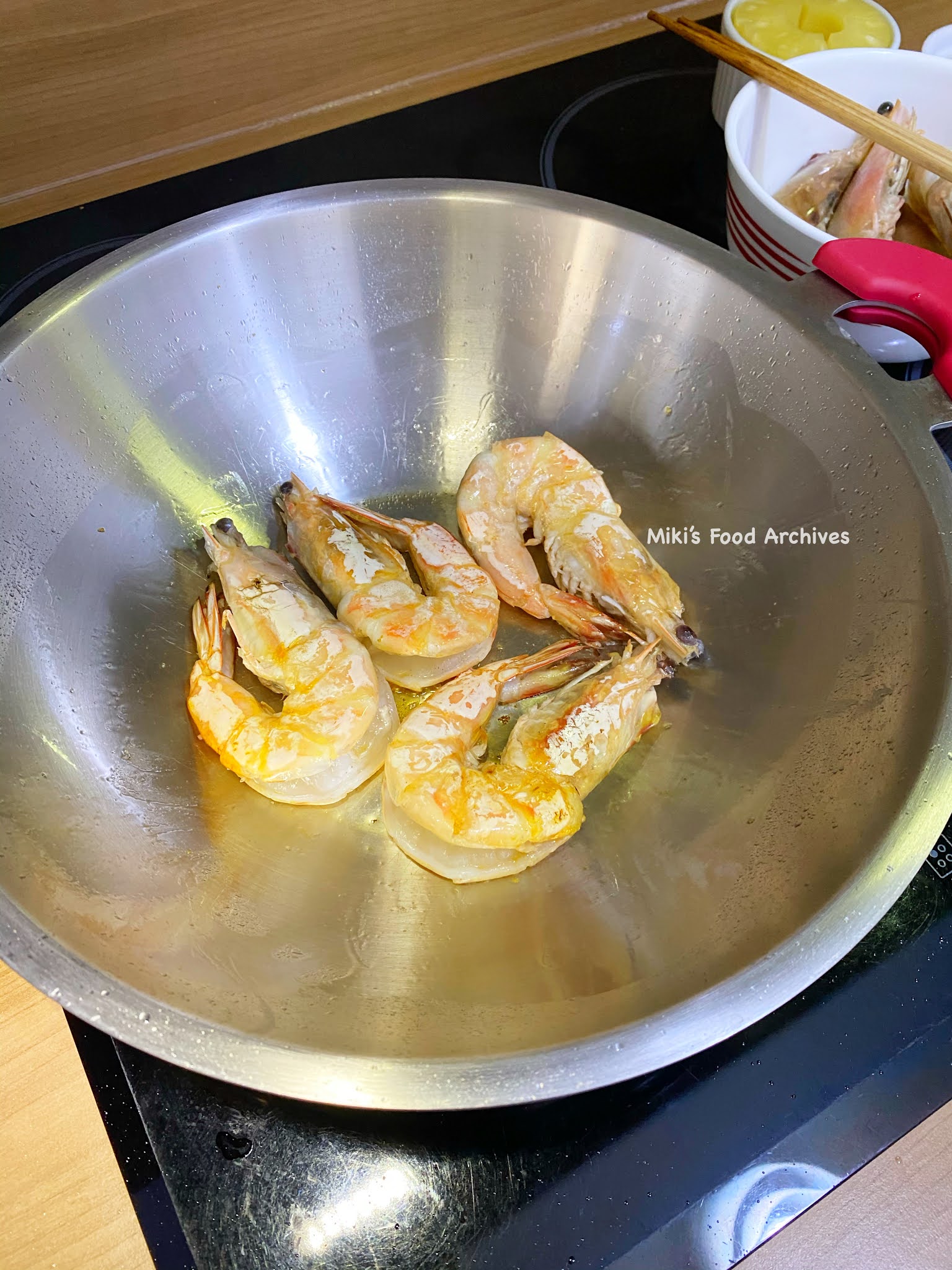 Miki's Food Archives : Tamarind aka Assam Prawns With Pineapple 甜酸凤梨亚参虾