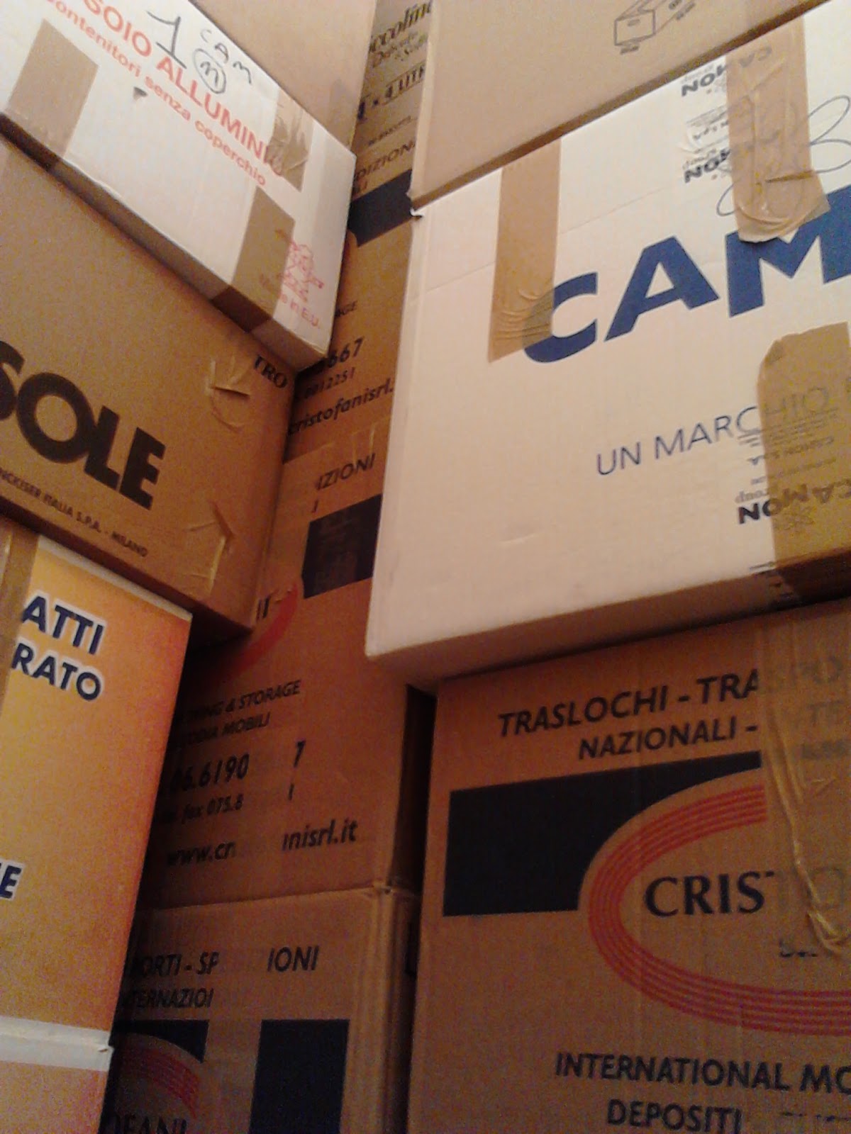 Casalinga artigiana: Scatoloni e scatolette