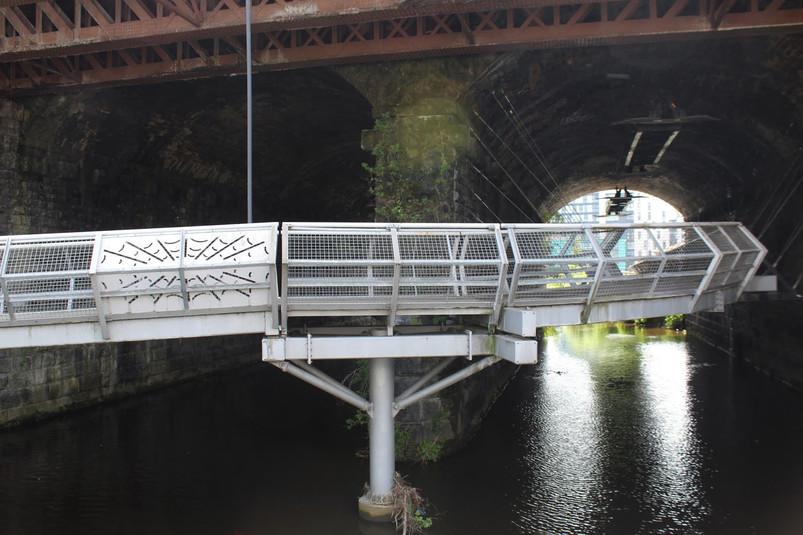Martin Brookes Oakham: Spider Bridge River Don Sheffield