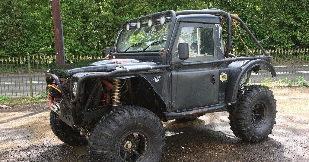 Landrover Defender: Land Rover defender winch challenge