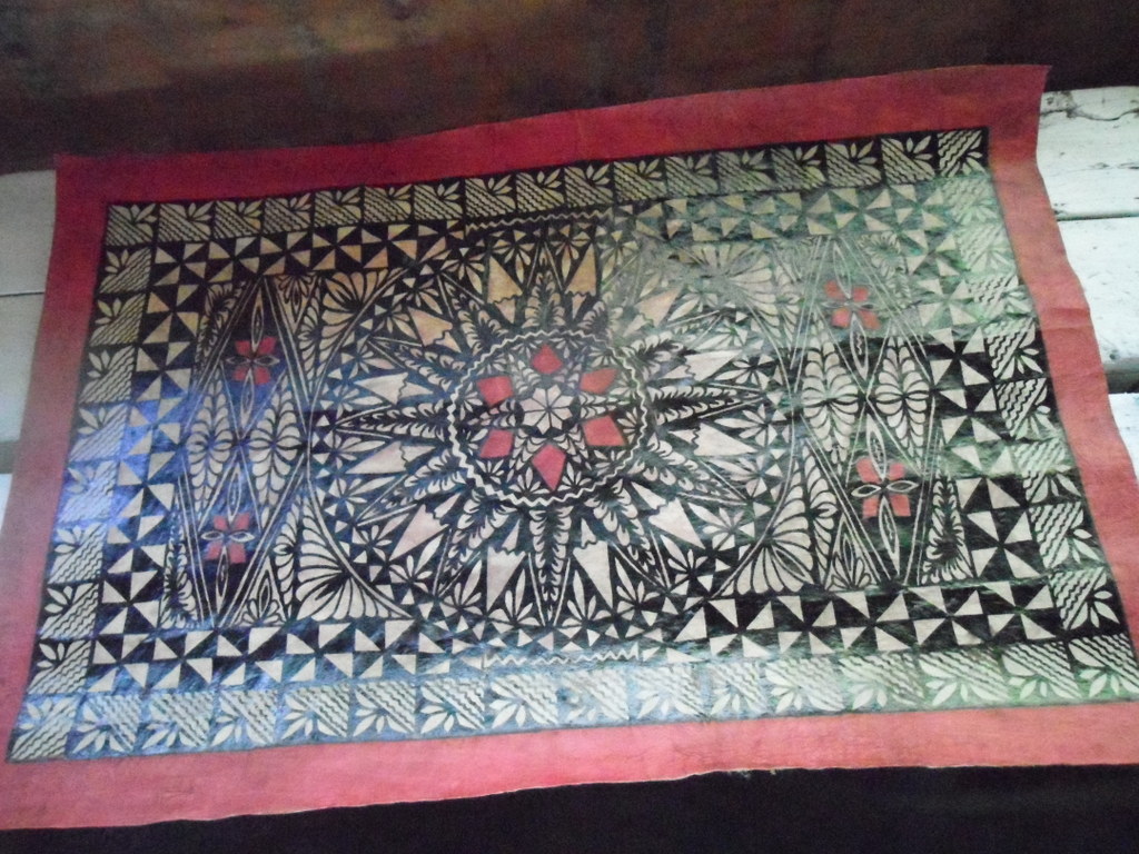 Adventures in the South Pacific: MAKING TAPA