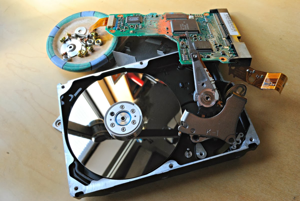 Shoji's Scrap Recycling Shop : Datalimba (Hard Disk Drive Kalimba)