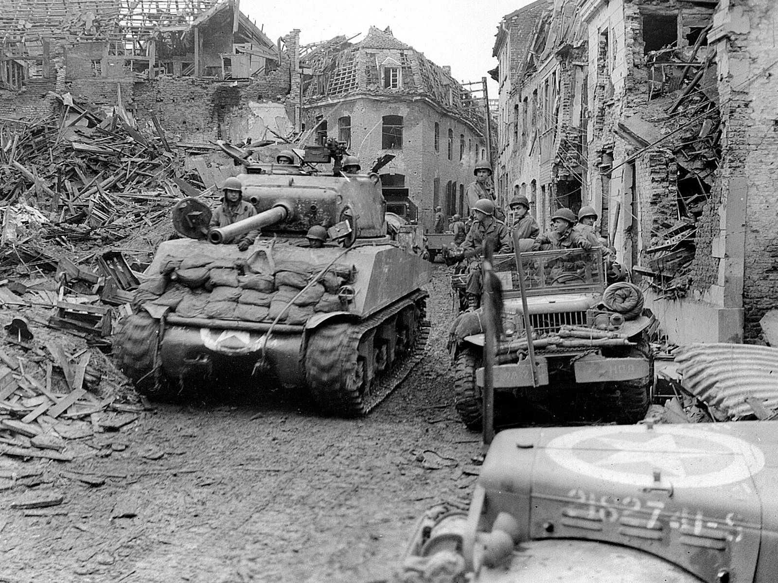 Colors for a Bygone Era: U.S. Allied forces in the German town of ...