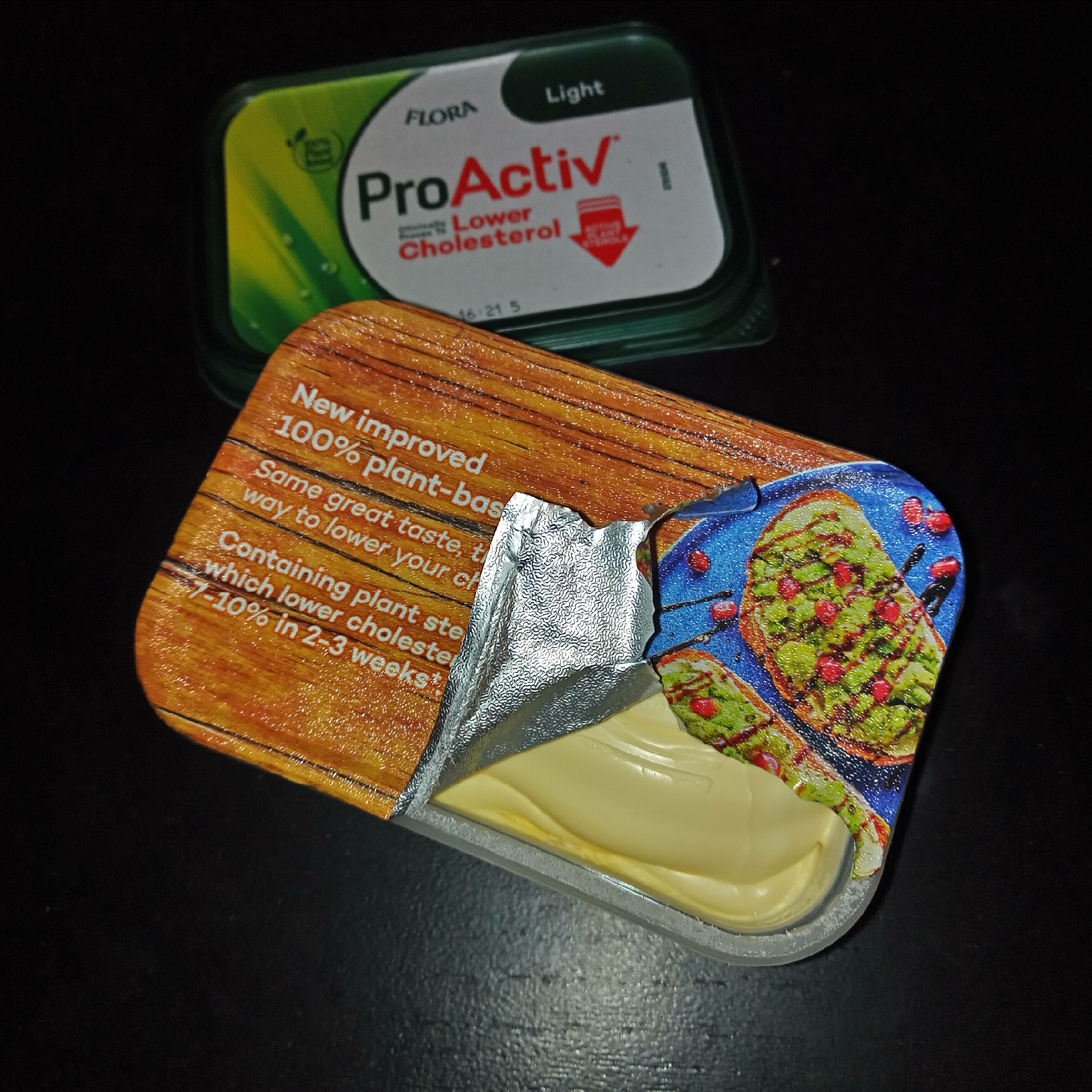 Supersupergirl's Food Reviews: Flora Light ProActiv review
