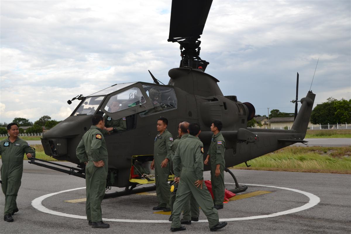 THAIDEFENSE-NEWS: ประมวลภาพ AH-1F Cobra และ AS550 C3 Fennec