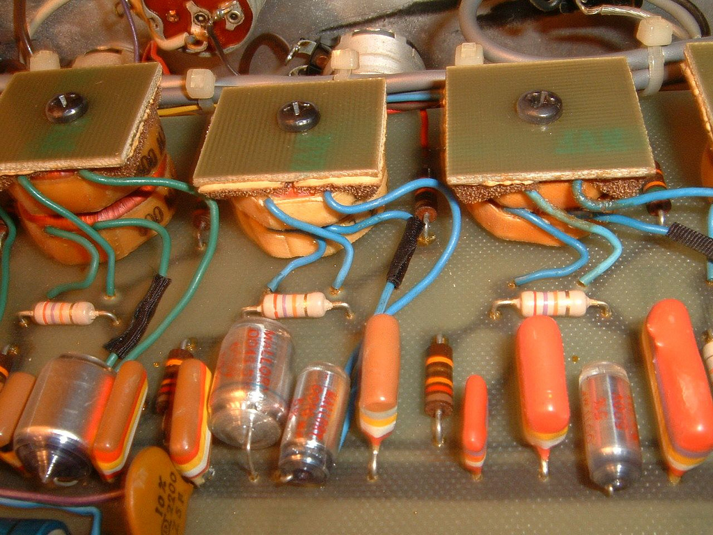 MATRIXSYNTH: Moog 907 Fixed Filter Bank