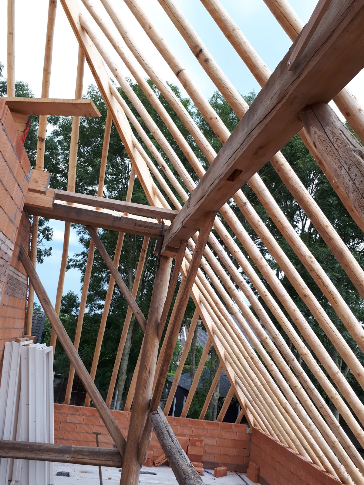 Stolpboerderij Remco en Petra: SPARREN VOOR 3/4 EROP!!