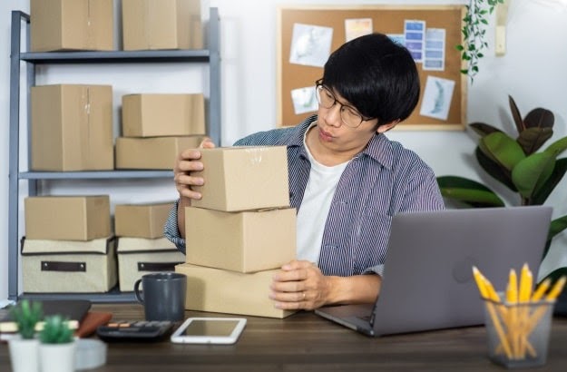 Bootstrap Business: 5 Considerations When Shipping Goods for a Business