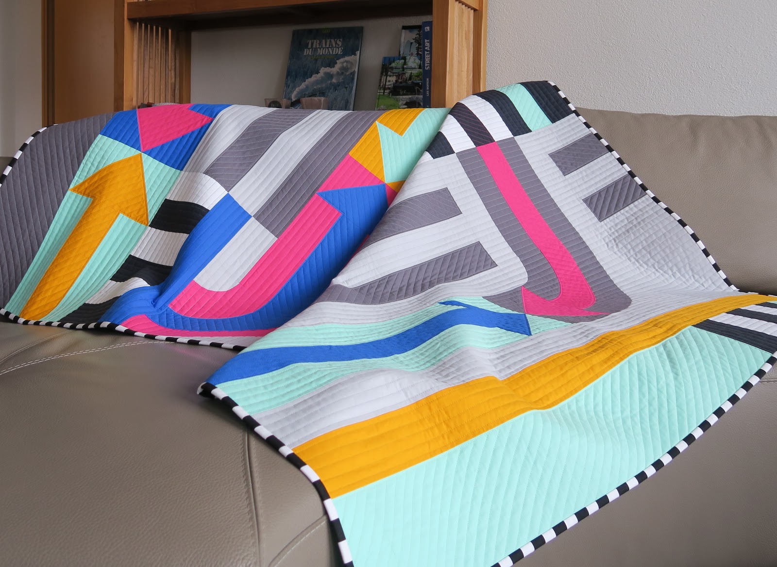 Luna Lovequilts: Funky Town - A finished quilt