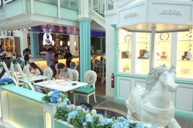 Dazzling Cafe ~ rolling writes