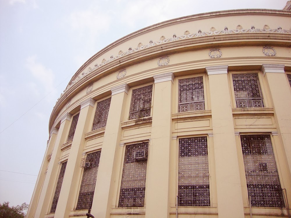 This Rare Neoclassical Architecture | diane wants to write