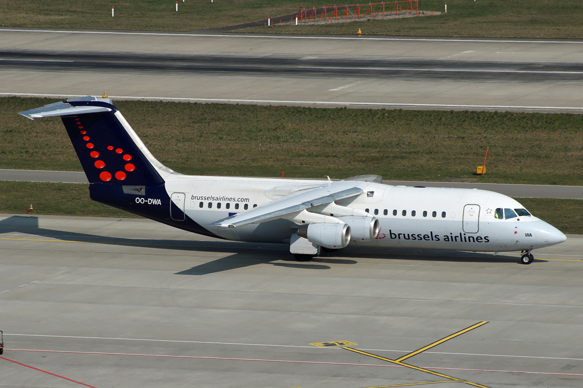 Eastwings: BAe Avro RJ100 * Brussels Airlines * OO-DWA