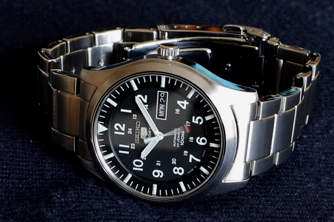 機械式ミリタリーウォッチ【セイコー5 SNZG13J1】レビュー|ウォール外