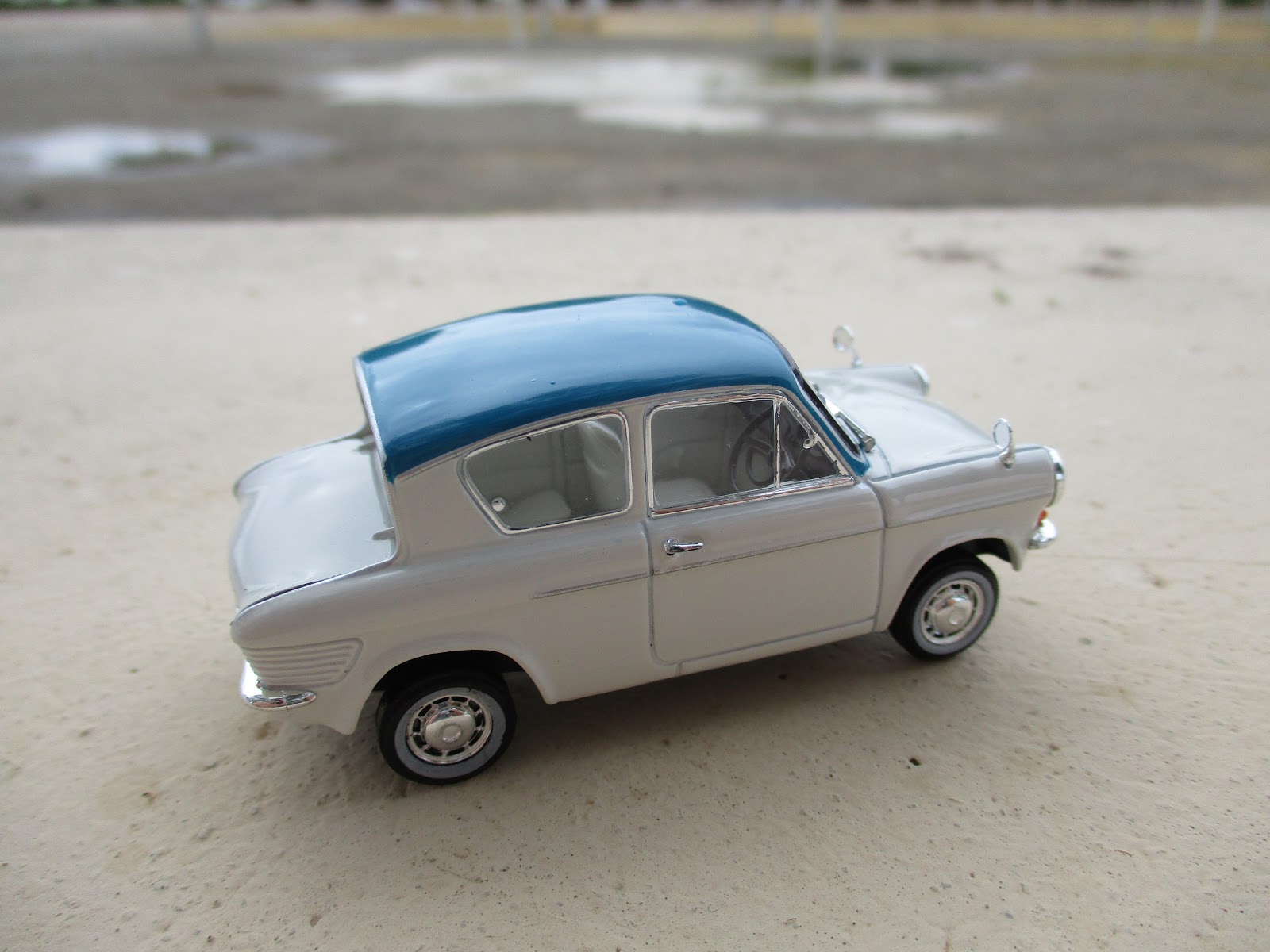 El Garaje Algabeño: Mazda Carol P360 de NOREV