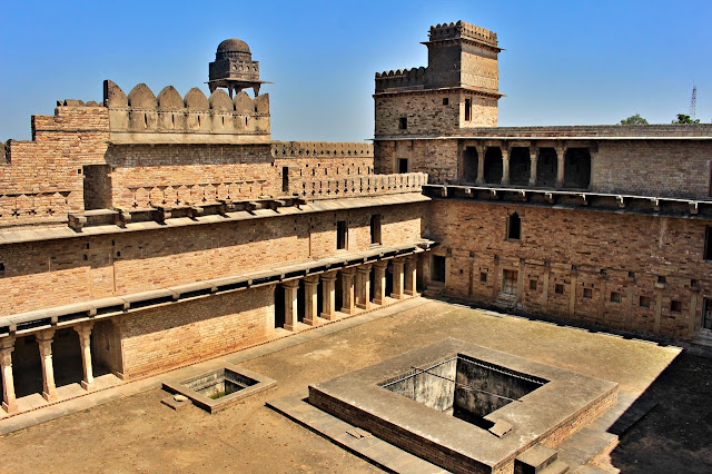 Into the Center of Jain Culture and History of Chanderi | India ...