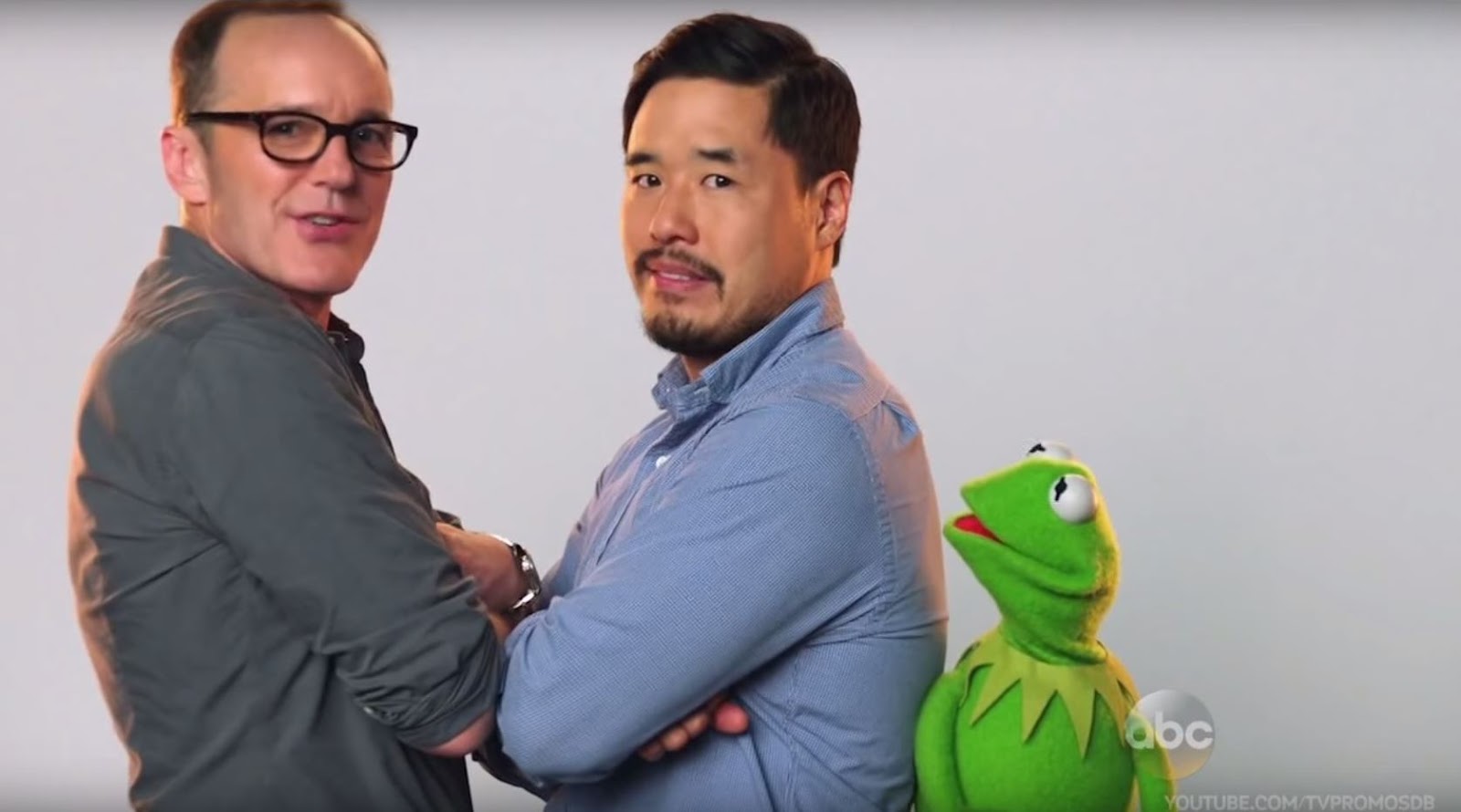 Muppet Stuff: Two More Promos for "The Muppets" with ABC Stars!