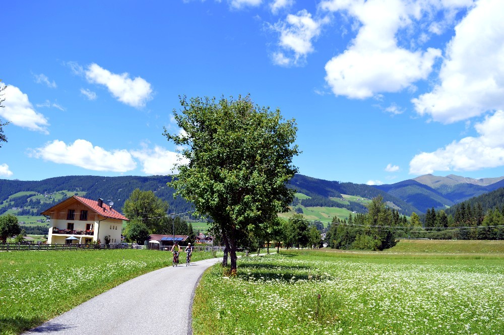 Lago di Dobbiaco: una facile escursione da Dobbiaco Nuovo - Montagna di ...