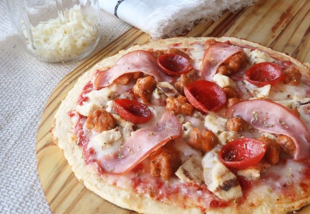 Pieology Whips Up New Pizza Crust Made with Chicken | Brand Eating