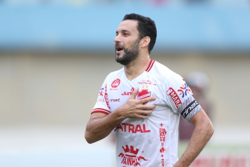 Frontini retorna ao Vila Nova para pendurar as chuteiras ~ O Curioso do ...