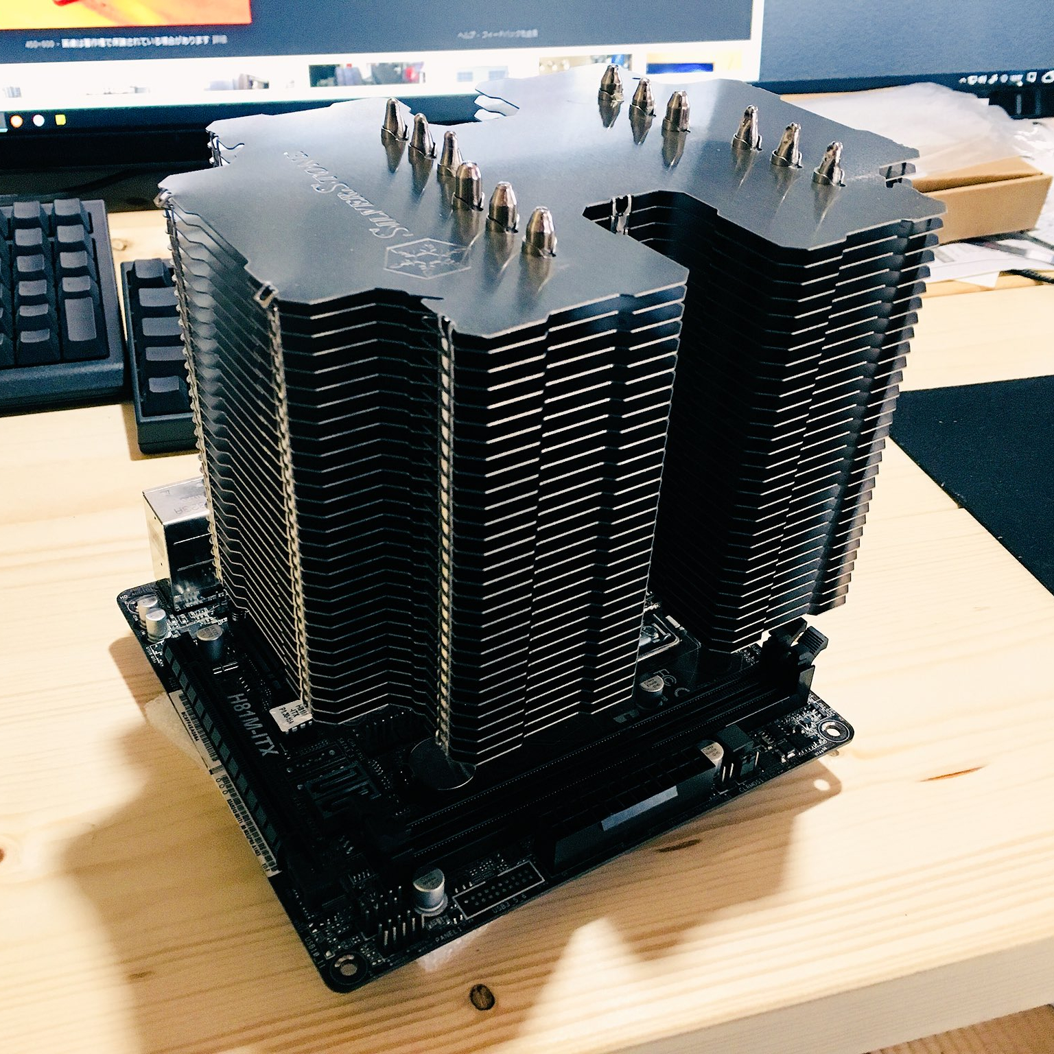 FanlessTech: Two HE02 versions