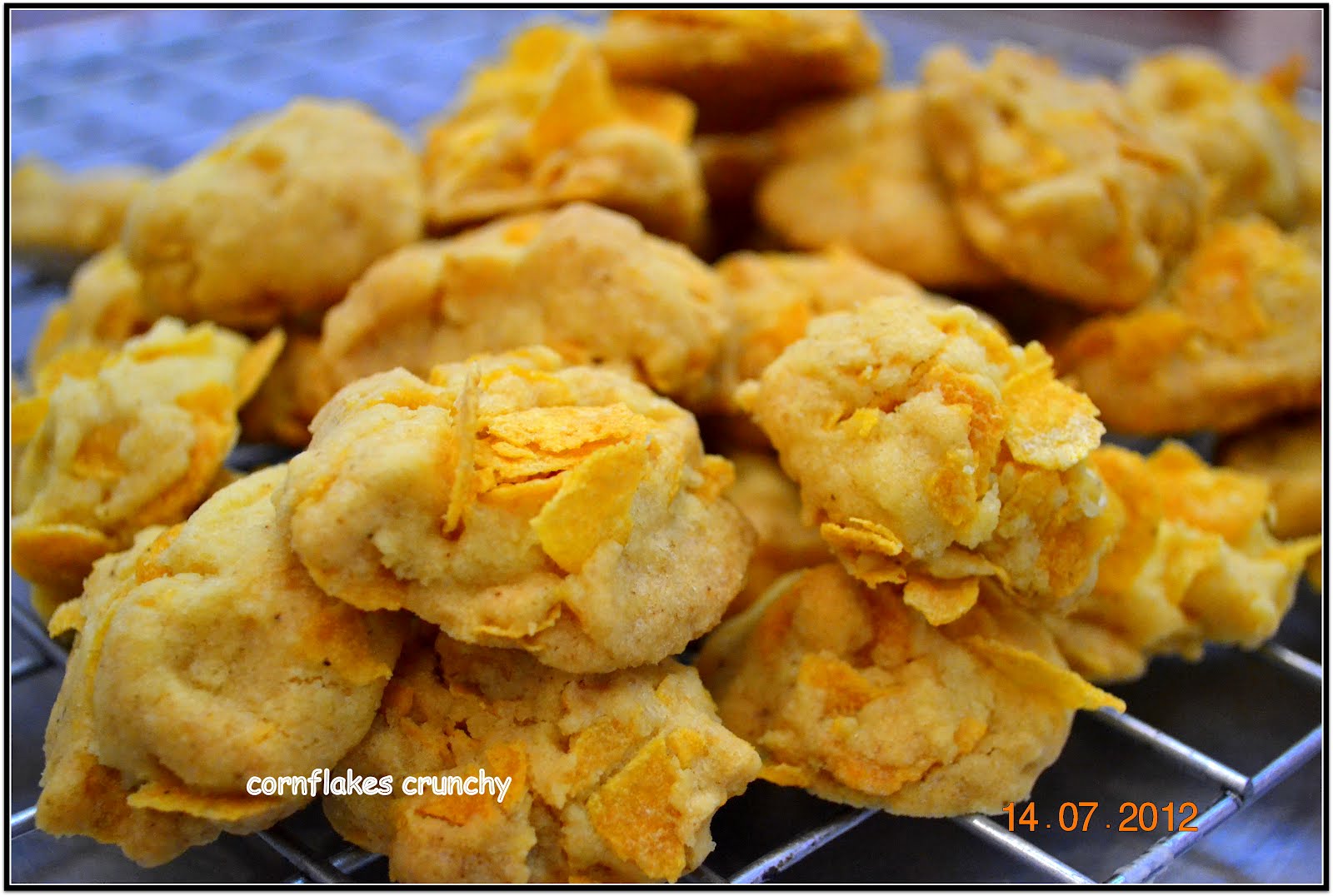 EdaLina's Cake House: Cornflakes Crunchy For Raya