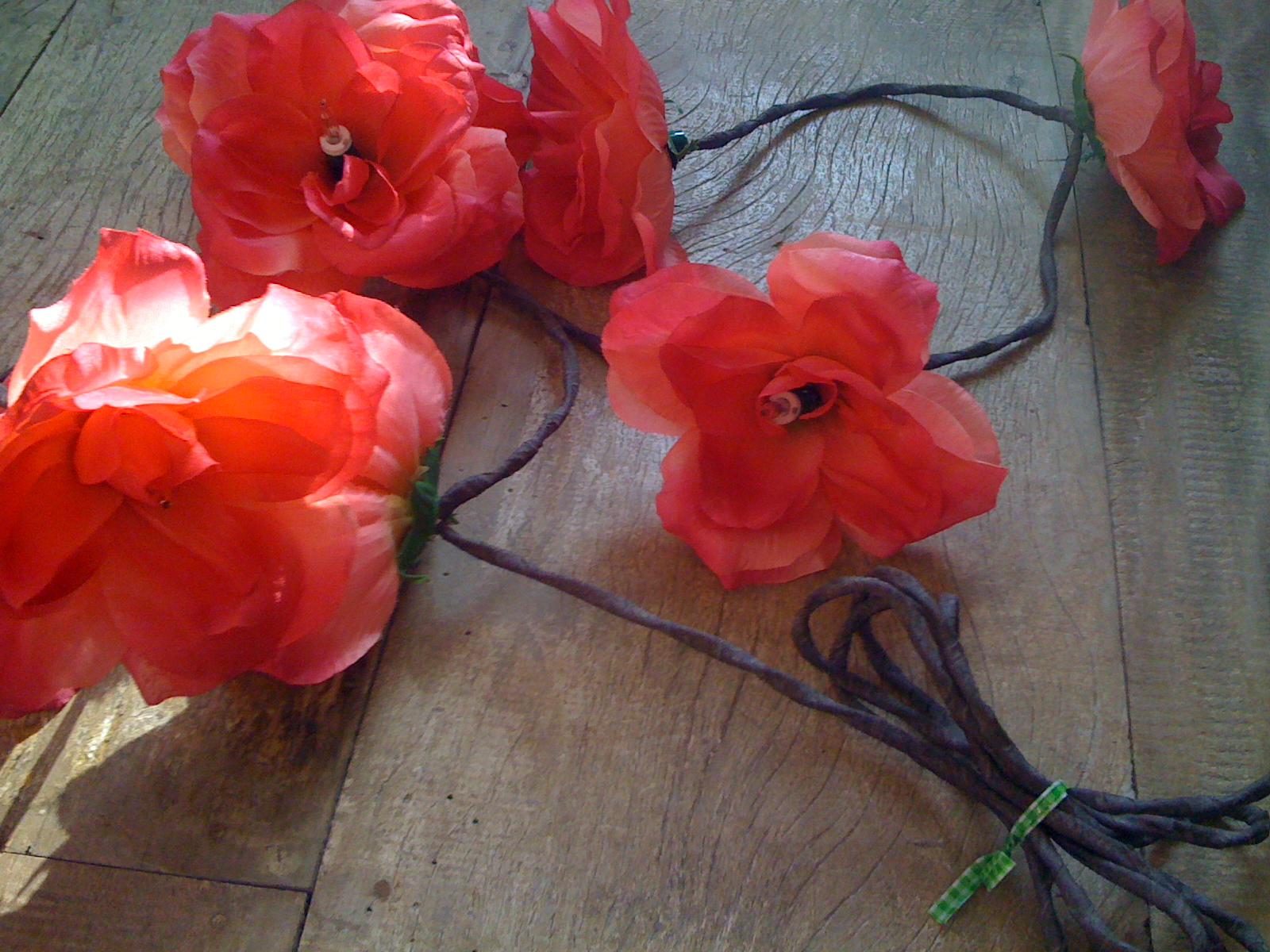 As Iluminadas: FIO COM FLORES ILUMINADAS