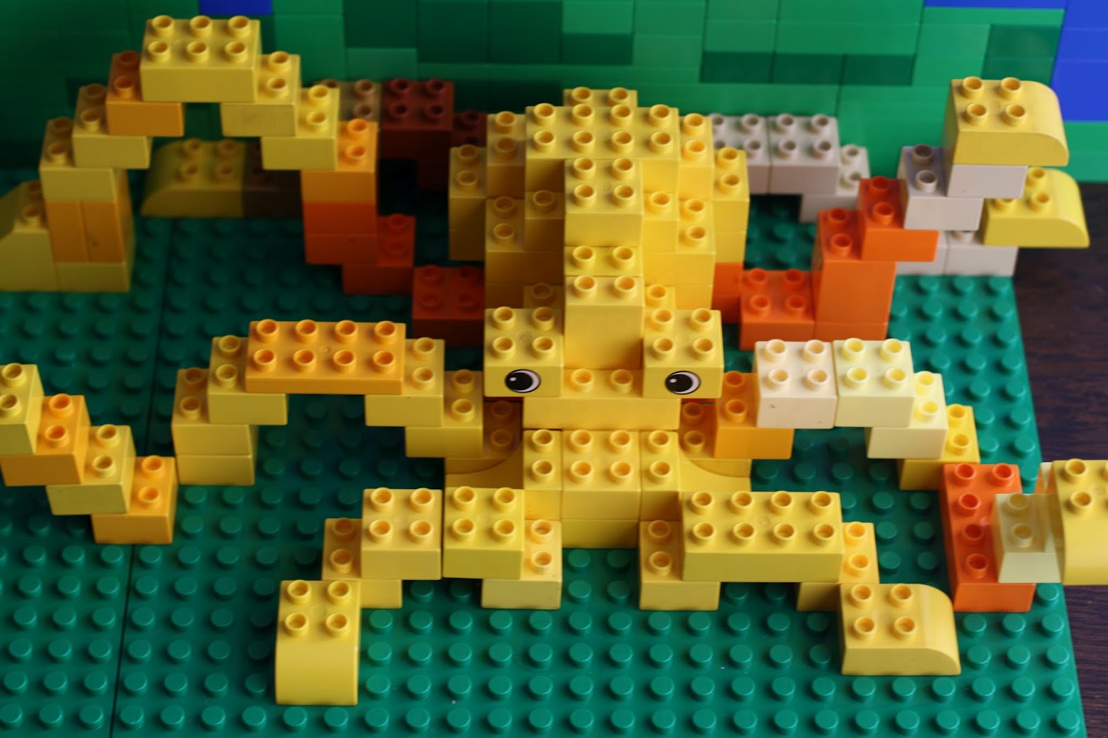 Build With Me Blog: Under the Duplo Sea - Duplo Octopus