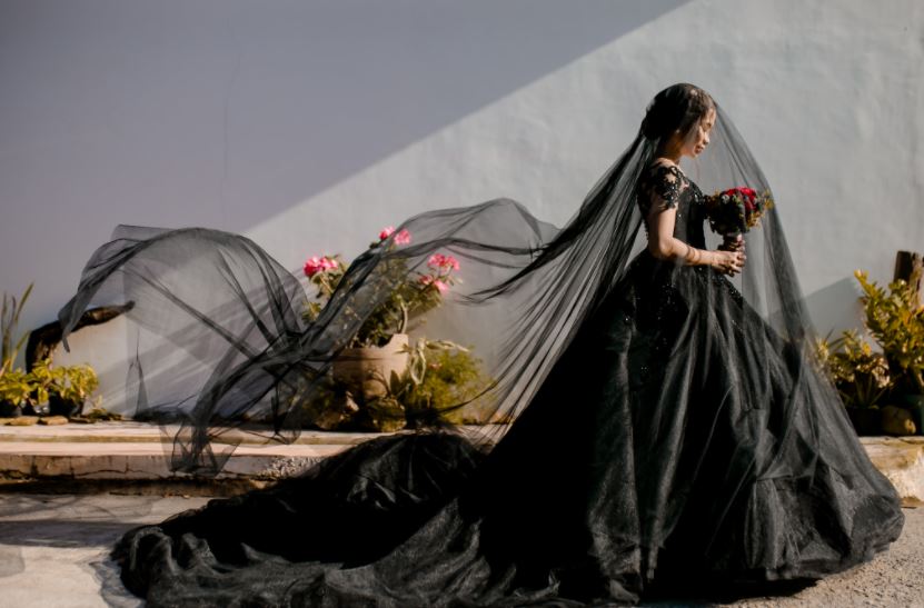 Bride stuns in black wedding gown