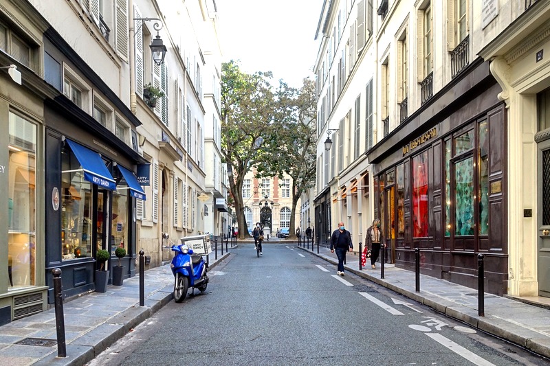 Paris : La Place de Furstemberg à Saint Germain des Prés n'existe pas ...