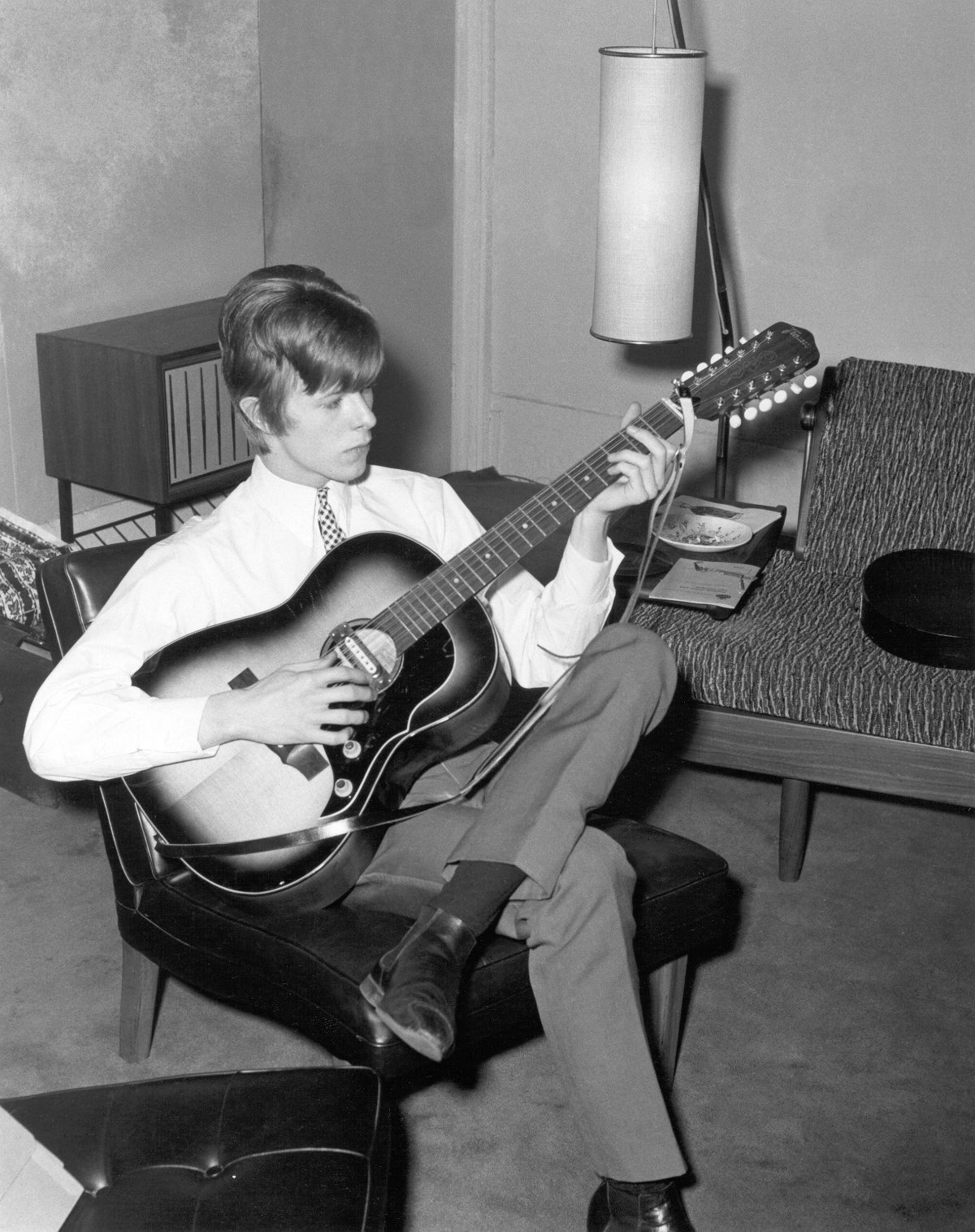 Amazing Black and White Portraits of David Robert Jones, Who Changed ...