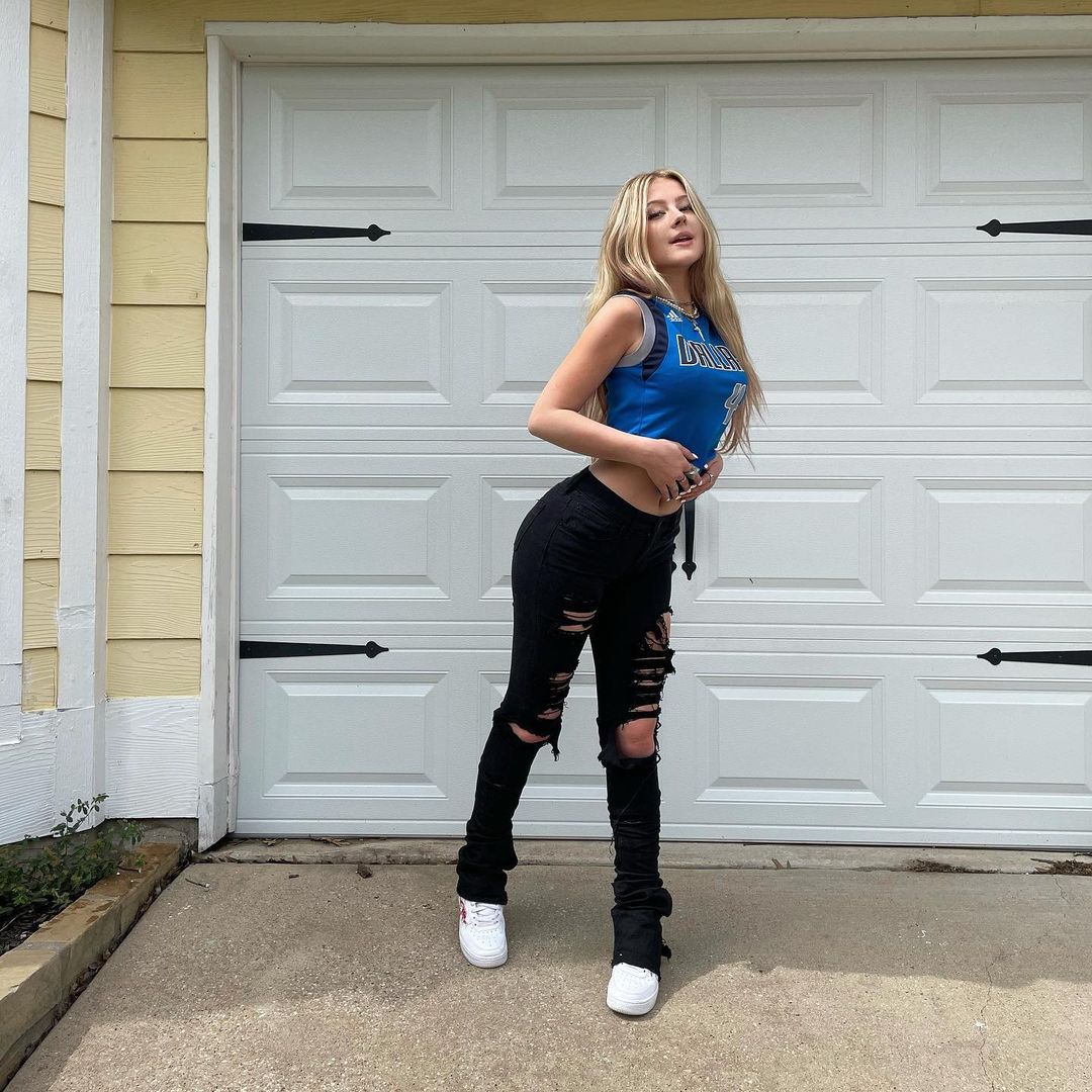 Starlet Arcade: Lexi Drew rapper
