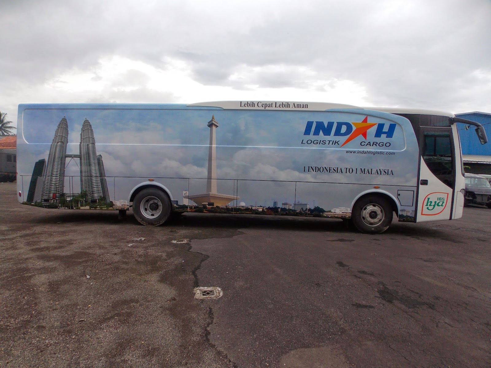 Karoseri Mobil Khusus: BUS CARGO