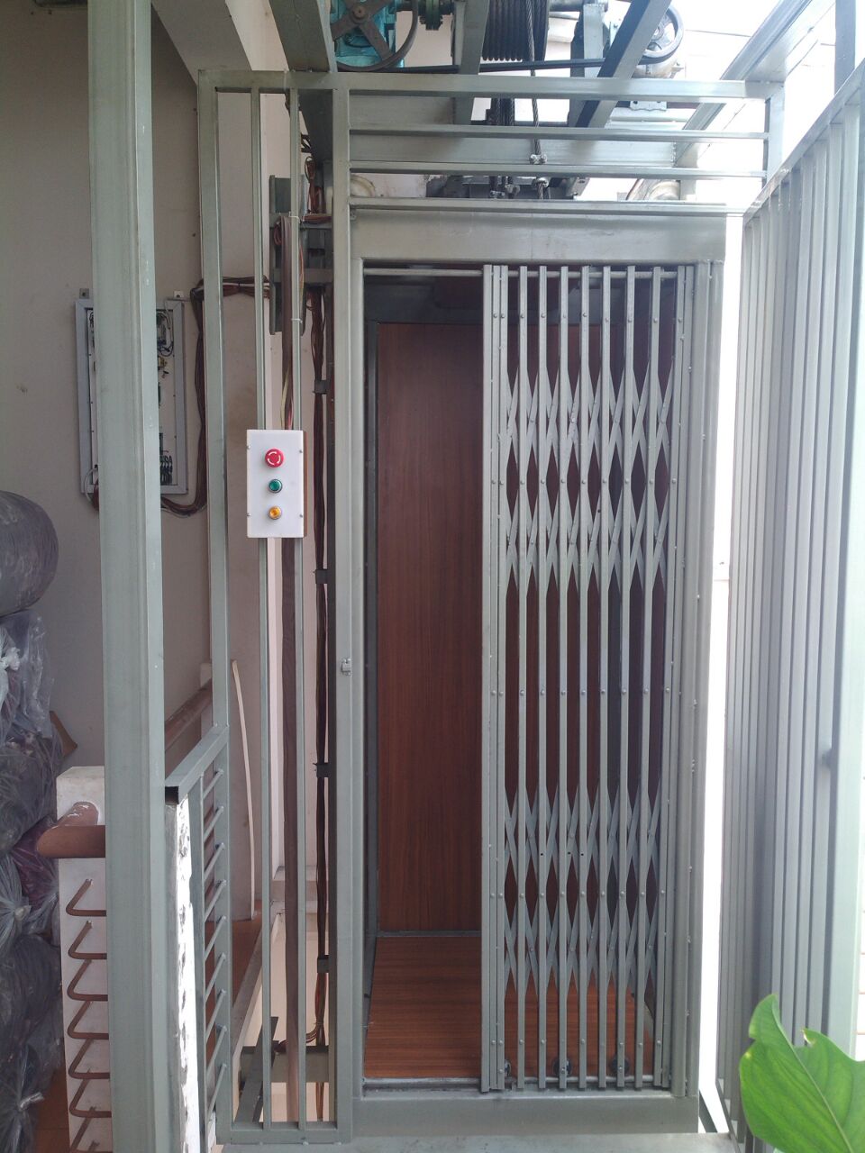 Jasa Pemasangan Lift barang atau Lift orang