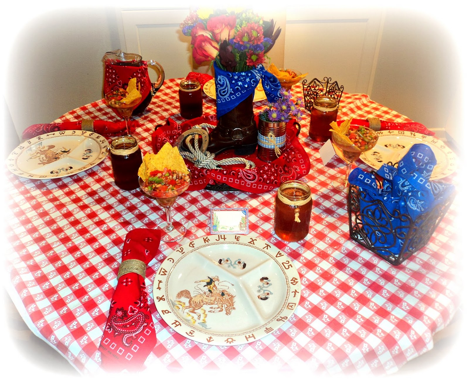 RE-invented style: RE-ceiving guests: Western tablescapes