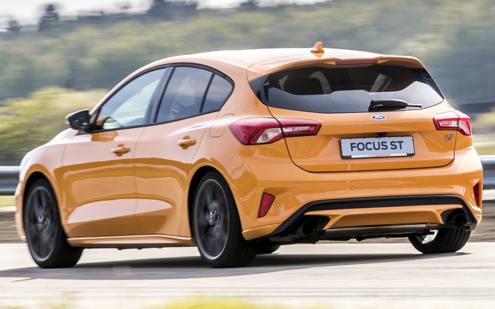 Ford Focus ST 2.3 EcoBoost 2020: performance e consumo
