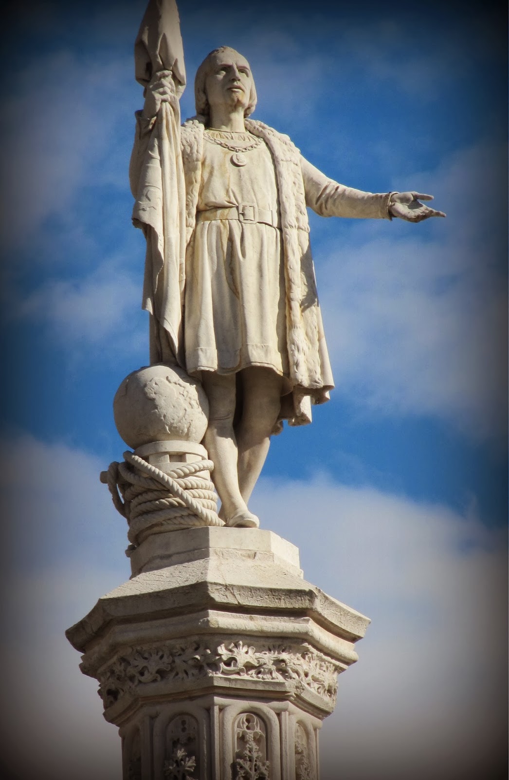 Historia Urbana de Madrid: La Plaza de Colón y su monumento.