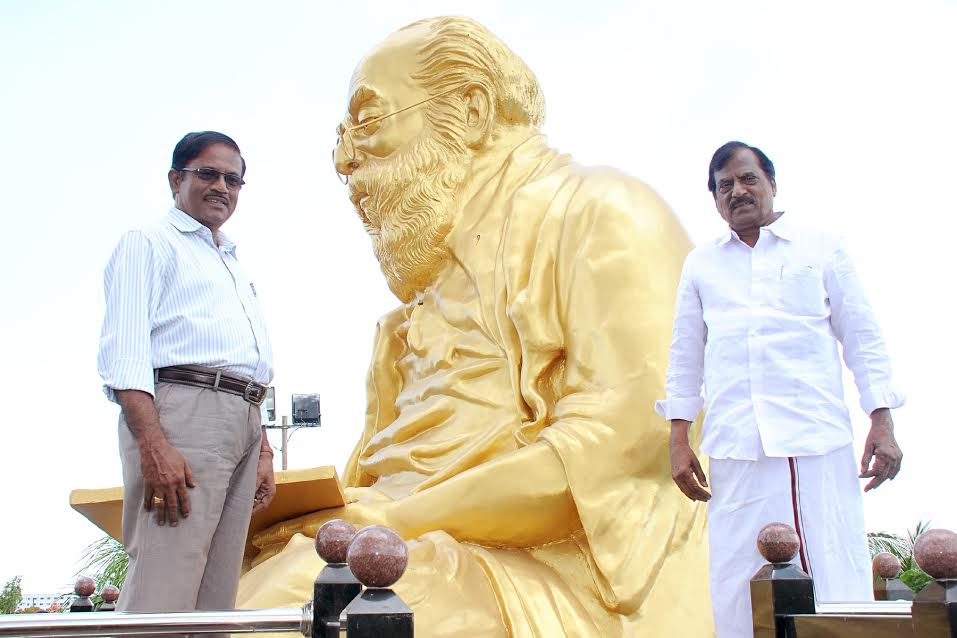 வளரும் கவிதை: உலகின் மிகப்பெரிய பெரியார் சிலை!