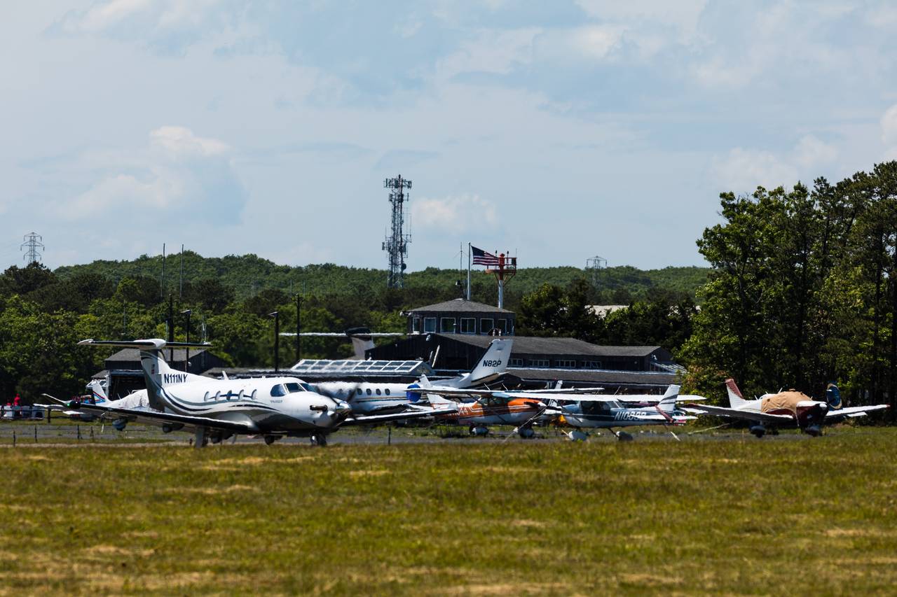 Kathryn's Report: Summer in the Hamptons: Oysters, Rosé, and Helicopter ...