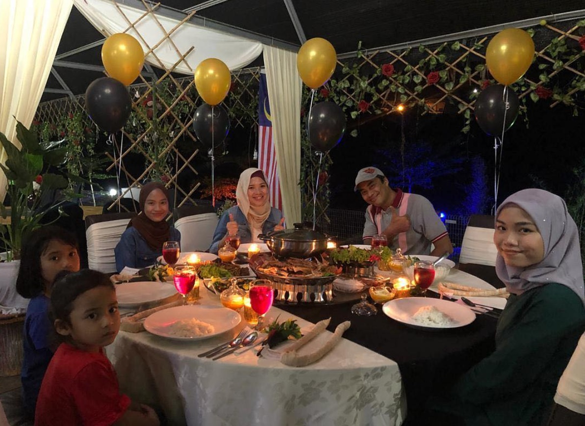 Berbaloi makan tengahari atau makan malam di Utan Cafe & Range, Sepang ...