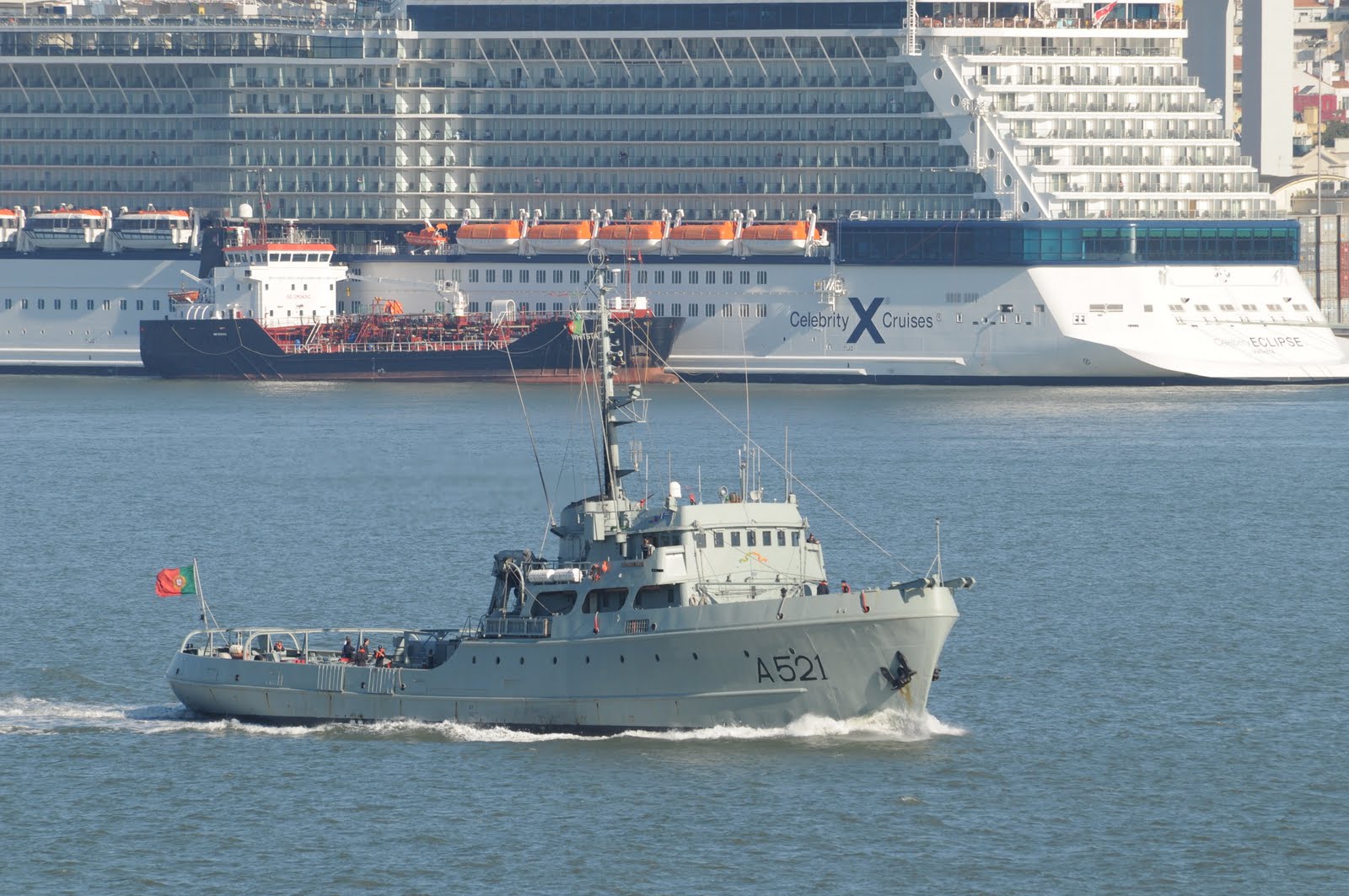 SHIPS & THE SEA - BLOGUE dos NAVIOS e do MAR: Chegada do NRP SCHULTZ ...