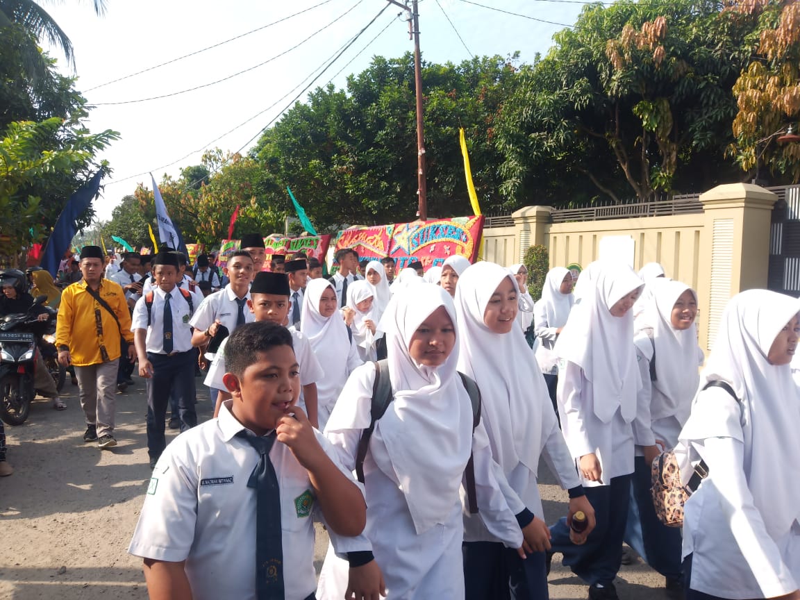 Hj Lisa Andriani Lubis Pukul Beduk Tanda MTQN ke-51 Binjai Selatan ...