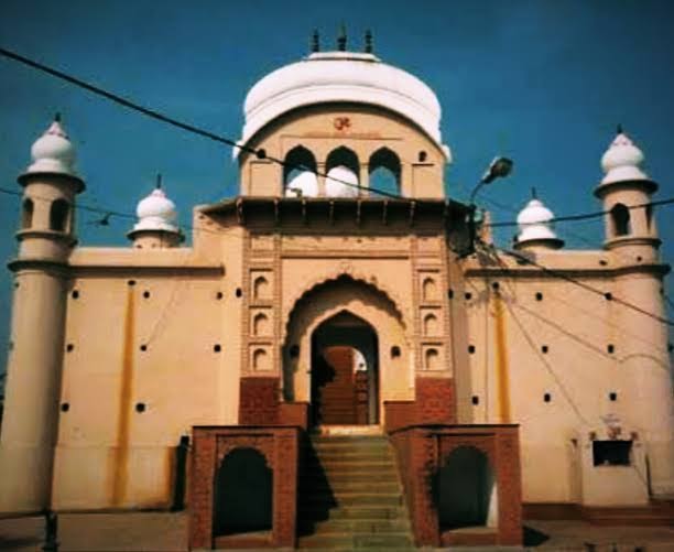 Etawah Tixi Temple- एक मराठा सरदार द्वारा बनवया गया