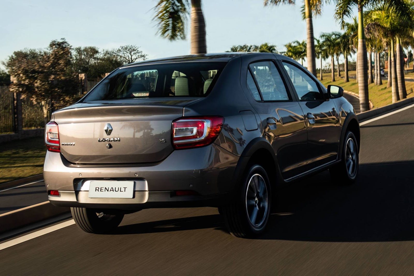 Diario Automotor: Los Renault Logan, Sandero y Stepway 2020 se dieron a ...