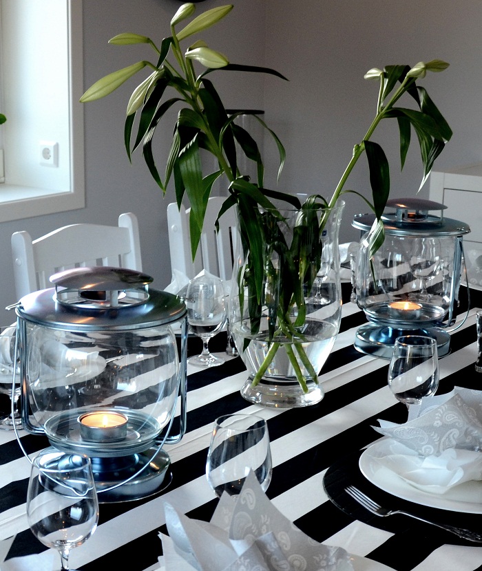 MARTHE EIDAHL: Borddekking i sort og i hvitt