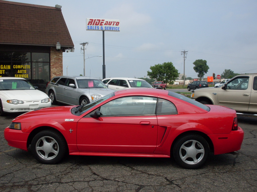 Ride Auto: 2003 Mustang red