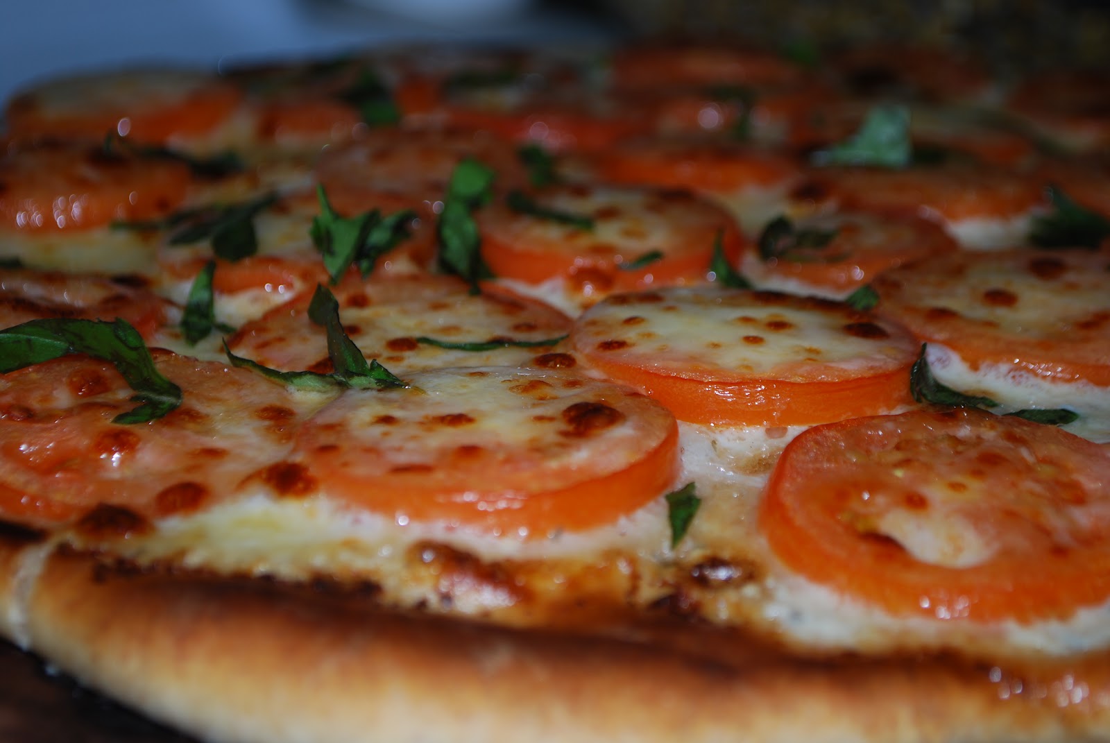 Cooking, baking, and home-making: Easy tomato basil white pizza with ...