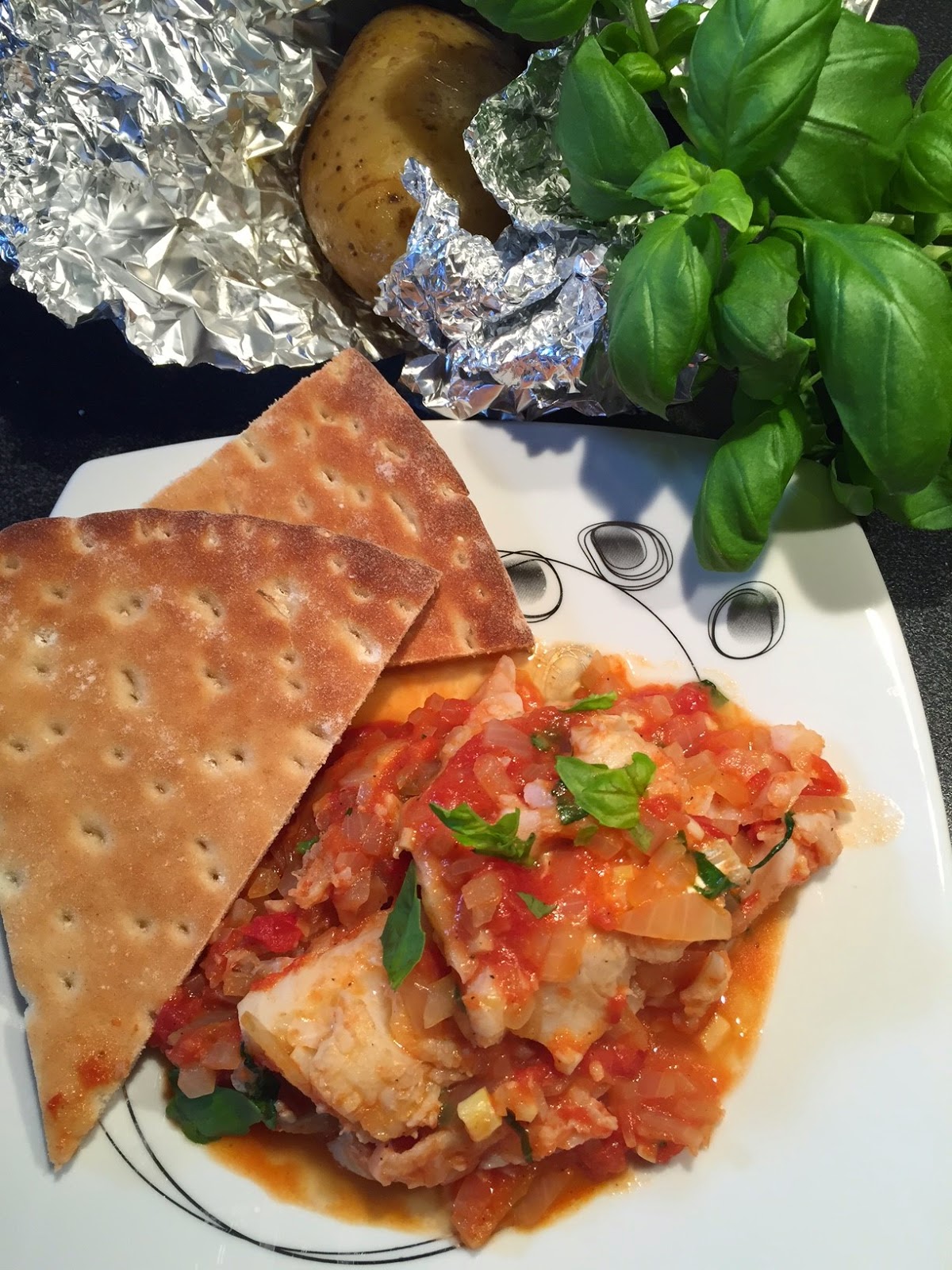 Mõmmiku isutekitaja: Tursk tomatikastmes